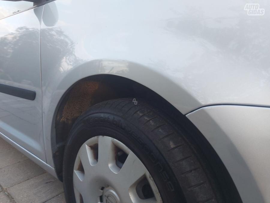 Volkswagen Touran 2003 Viļņa, ar dzinēja tilpumu 1.90 L un nobraukumu 325 tūkst. km par 2000 €, foto 11 vietnē AUTOMOTO.COM.LV