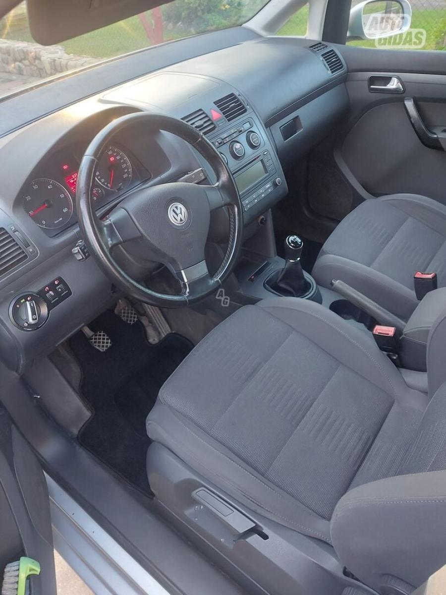Volkswagen Touran 2003 Viļņa, ar dzinēja tilpumu 1.90 L un nobraukumu 325 tūkst. km par 2000 €, foto 14 vietnē AUTOMOTO.COM.LV