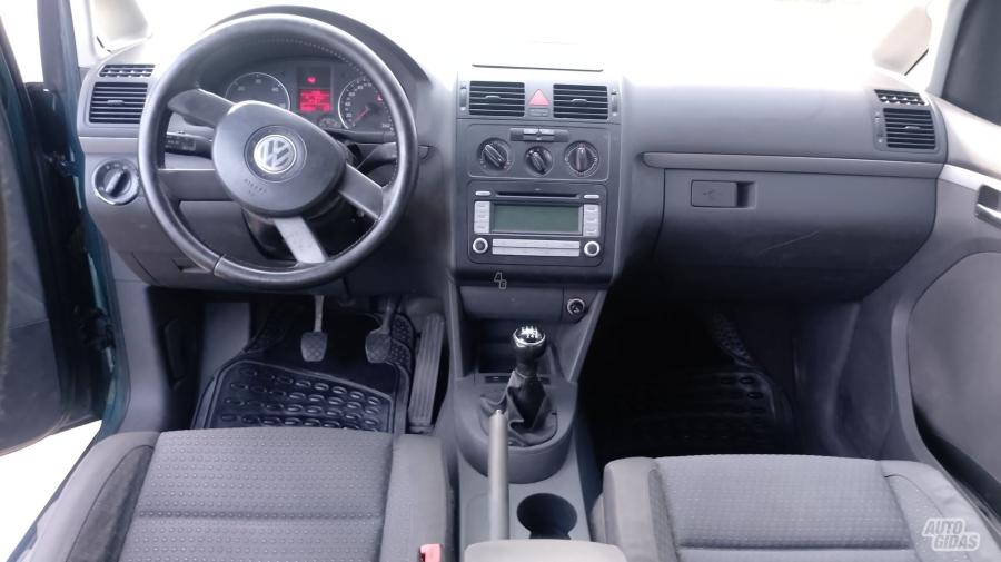 Volkswagen Touran 2003 Kauņa, ar dzinēja tilpumu 1.90 L un nobraukumu 363 tūkst. km par 800 €, foto 10 vietnē AUTOMOTO.COM.LV