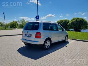 Volkswagen Touran 2004 Daugavpils, ar dzinēja tilpumu 1.90 L un nobraukumu 319 tūkst. km par 1400 €, foto 4 vietnē AUTOMOTO.COM.LV