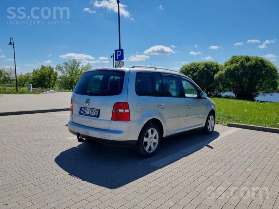 Volkswagen Touran 2004 Daugavpils, ar dzinēja tilpumu 1.90 L un nobraukumu 319 tūkst. km par 1400 €, foto 4 vietnē AUTOMOTO.COM.LV