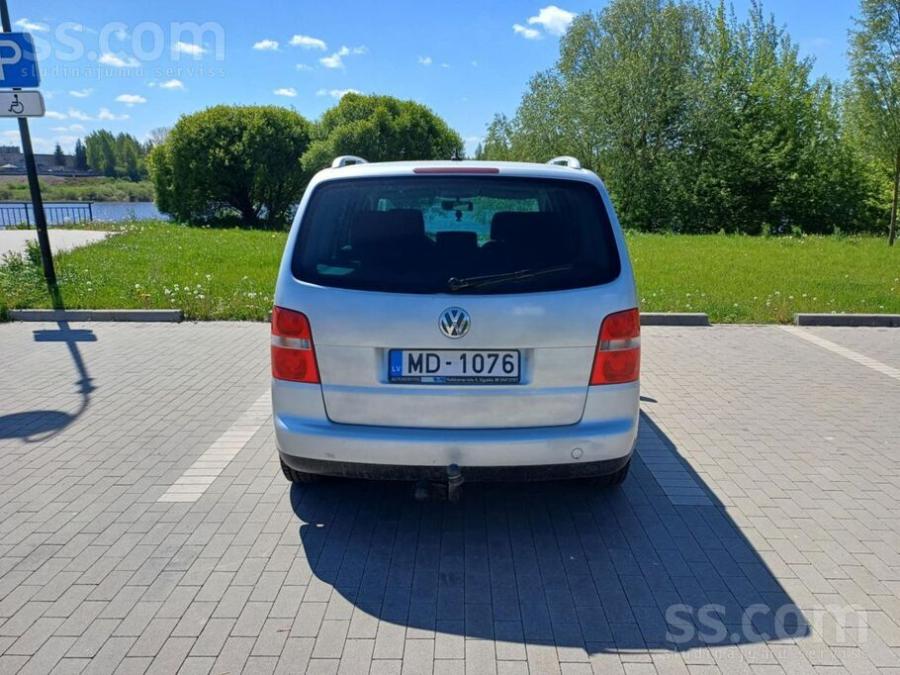 Volkswagen Touran 2004 Daugavpils, ar dzinēja tilpumu 1.90 L un nobraukumu 319 tūkst. km par 1400 €, foto 5 vietnē AUTOMOTO.COM.LV