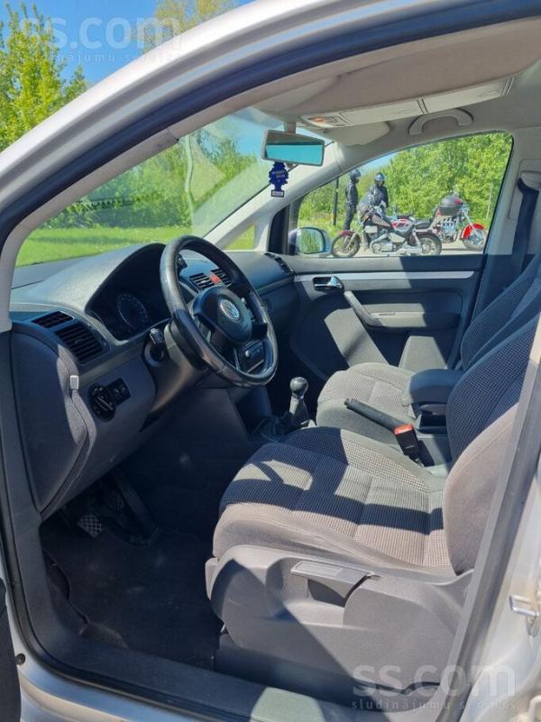Volkswagen Touran 2004 Daugavpils, ar dzinēja tilpumu 1.90 L un nobraukumu 319 tūkst. km par 1400 €, foto 8 vietnē AUTOMOTO.COM.LV