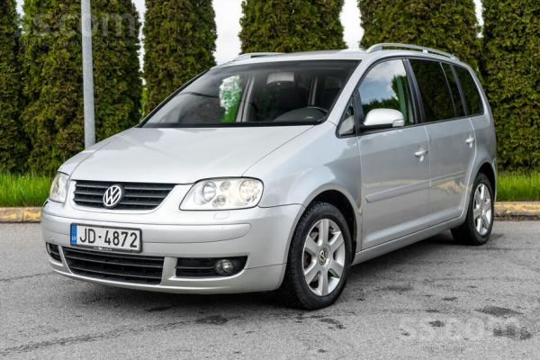 Volkswagen Touran 2004 Jelgava, ar dzinēja tilpumu 2.00 L un nobraukumu 240 tūkst. km par 6900 €, foto 3 vietnē AUTOMOTO.COM.LV