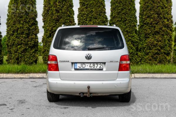 Volkswagen Touran 2004 Jelgava, ar dzinēja tilpumu 2.00 L un nobraukumu 240 tūkst. km par 6900 €, foto 5 vietnē AUTOMOTO.COM.LV