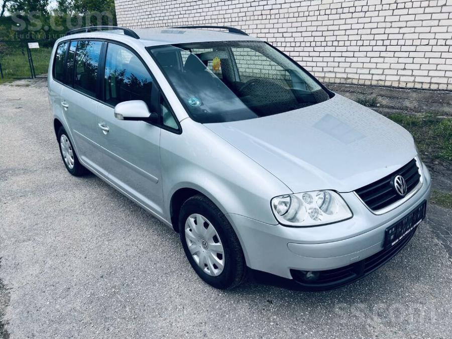 Volkswagen Touran 2004 in Daugavpils, with an engine capacity of 1.90 L and mileage of 259 thousand km for 2599 €, photo 2 on AUTOMOTO.COM.LV