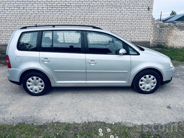 Volkswagen Touran 2004 in Daugavpils, with an engine capacity of 1.90 L and mileage of 259 thousand km for 2599 €, photo 7 on AUTOMOTO.COM.LV