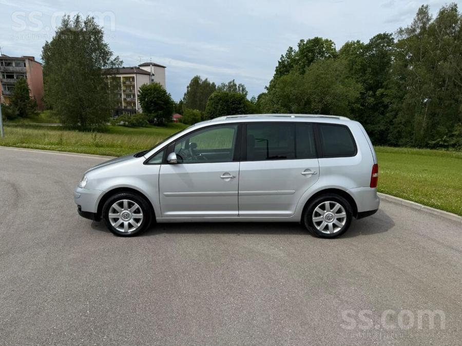Volkswagen Touran 2004 in Cesis, with an engine capacity of 2.00 L and mileage of 297 thousand km for 1950 €, photo 2 on AUTOMOTO.COM.LV
