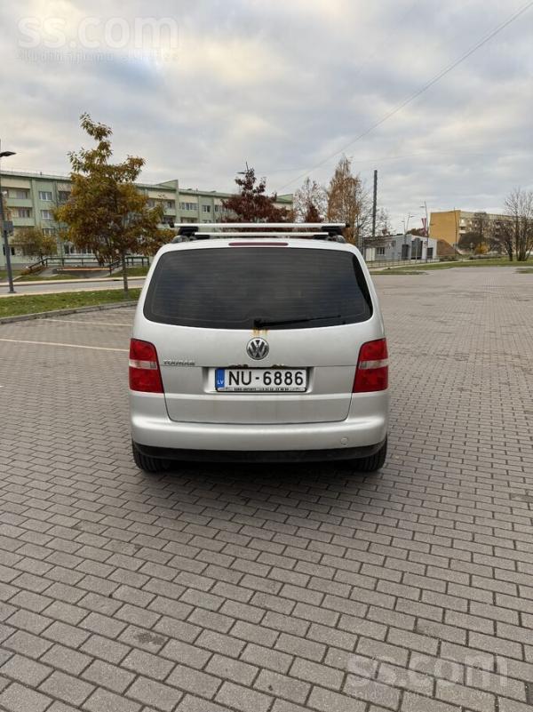 Volkswagen Touran 2004 in Riga, with an engine capacity of 1.60 L and mileage of 116 thousand km for 2390 €, photo 4 on AUTOMOTO.COM.LV