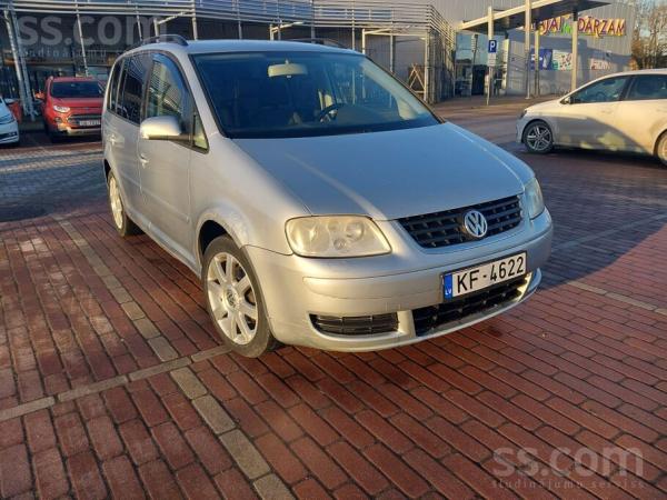 Volkswagen Touran 2004 Cēsis, ar dzinēja tilpumu 1.90 L un nobraukumu 370 tūkst. km par 1150 €, foto 1 vietnē AUTOMOTO.COM.LV