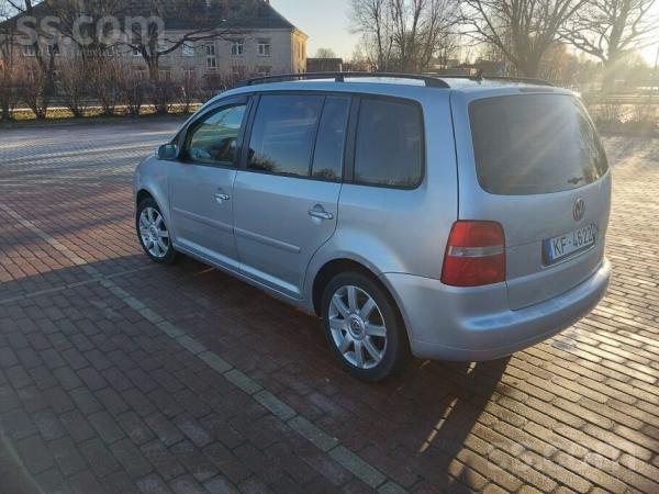 Volkswagen Touran 2004 Cēsis, ar dzinēja tilpumu 1.90 L un nobraukumu 370 tūkst. km par 1150 €, foto 4 vietnē AUTOMOTO.COM.LV