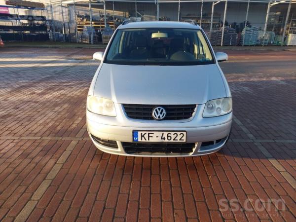 Volkswagen Touran 2004 Cēsis, ar dzinēja tilpumu 1.90 L un nobraukumu 370 tūkst. km par 1150 €, foto 5 vietnē AUTOMOTO.COM.LV