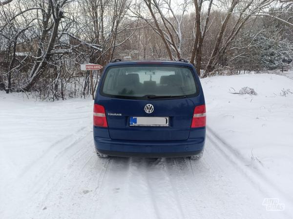 Volkswagen Touran 2004 in Siauliai, with an engine capacity of 1.60 L and mileage of 280 thousand km for 1450 €, photo 3 on AUTOMOTO.COM.LV
