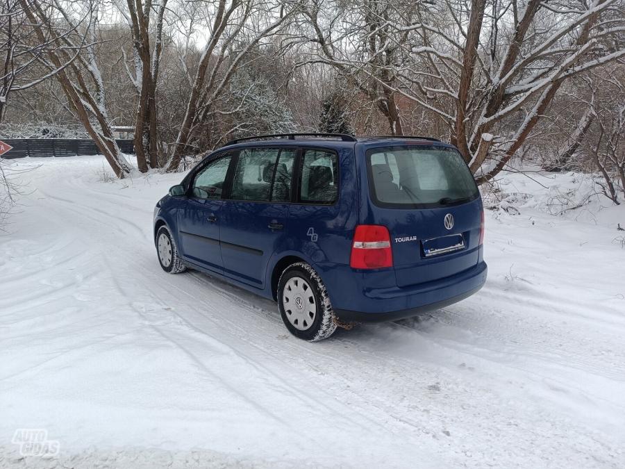 Volkswagen Touran 2004 Šauļi, ar dzinēja tilpumu 1.60 L un nobraukumu 280 tūkst. km par 1450 €, foto 6 vietnē AUTOMOTO.COM.LV