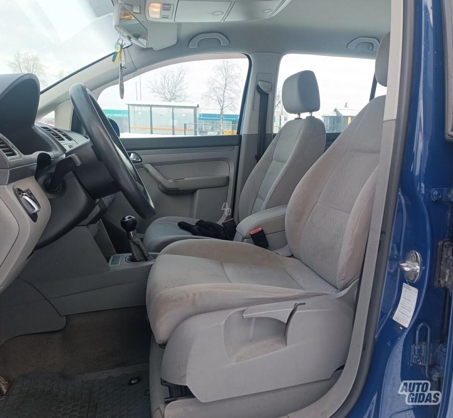 Volkswagen Touran 2004 Šauļi, ar dzinēja tilpumu 1.60 L un nobraukumu 280 tūkst. km par 1450 €, foto 9 vietnē AUTOMOTO.COM.LV