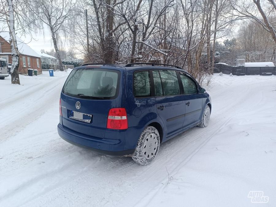 Volkswagen Touran 2004 Šauļi, ar dzinēja tilpumu 1.60 L un nobraukumu 280 tūkst. km par 1350 €, foto 2 vietnē AUTOMOTO.COM.LV