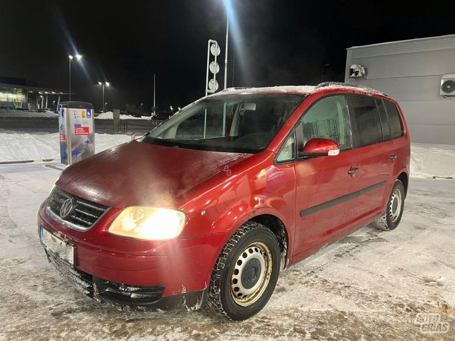 Volkswagen Touran 2004 in Vilnius, with an engine capacity of 1.90 L and mileage of 400 thousand km for 1290 €, photo 1 on AUTOMOTO.COM.LV