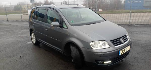 Volkswagen Touran 2004 in Panevezys, with an engine capacity of 1.90 L and mileage of 320 thousand km for 2450 €, photo 4 on AUTOMOTO.COM.LV