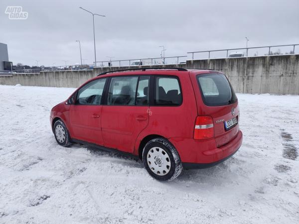 Volkswagen Touran 2004 Viļņa, ar dzinēja tilpumu 2.00 L un nobraukumu 286 tūkst. km par 650 €, foto 4 vietnē AUTOMOTO.COM.LV