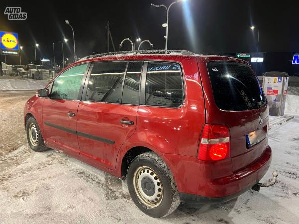 Volkswagen Touran 2004 Viļņa, ar dzinēja tilpumu 1.90 L un nobraukumu 300 tūkst. km par 1189 €, foto 4 vietnē AUTOMOTO.COM.LV
