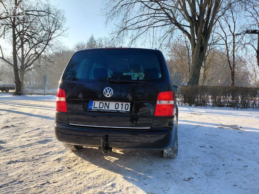 Volkswagen Touran 2004 Vilkaviškis, ar dzinēja tilpumu 2.00 L un nobraukumu 333 tūkst. km par 1350 €, foto 4 vietnē AUTOMOTO.COM.LV
