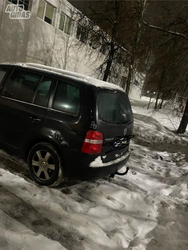 Volkswagen Touran 2004 Viļņa, ar dzinēja tilpumu 2.00 L un nobraukumu 350 tūkst. km par 1200 €, foto 3 vietnē AUTOMOTO.COM.LV