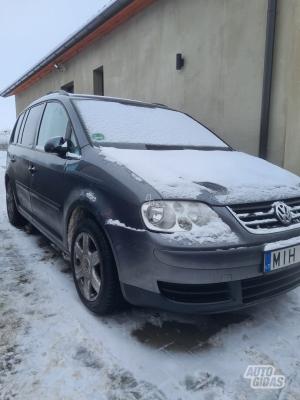 Volkswagen Touran 2004 in Vilnius, with an engine capacity of 1.90 L and mileage of 297 thousand km for 2400 €, photo  on AUTOMOTO.COM.LV