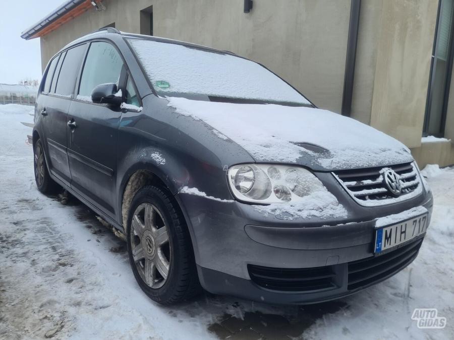Volkswagen Touran 2004 Viļņa, ar dzinēja tilpumu 1.90 L un nobraukumu 297 tūkst. km par 2400 €, foto 3 vietnē AUTOMOTO.COM.LV