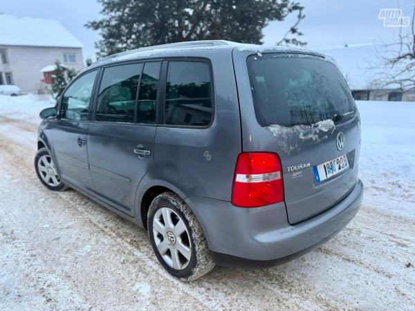Volkswagen Touran 2004 in Vilnius, with an engine capacity of 1.90 L and mileage of 300 thousand km for 1490 €, photo 1 on AUTOMOTO.COM.LV