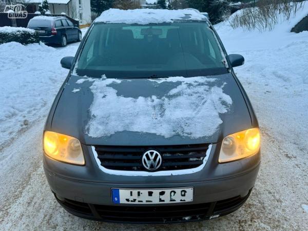 Volkswagen Touran 2004 in Vilnius, with an engine capacity of 1.90 L and mileage of 300 thousand km for 1490 €, photo 7 on AUTOMOTO.COM.LV