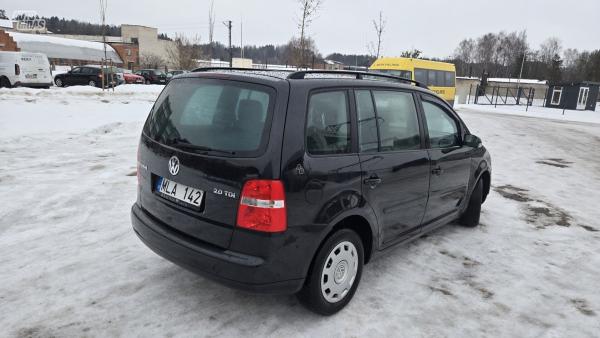 Volkswagen Touran 2004 in Prienai, with an engine capacity of 2.00 L and mileage of 410 thousand km for 1150 €, photo 2 on AUTOMOTO.COM.LV