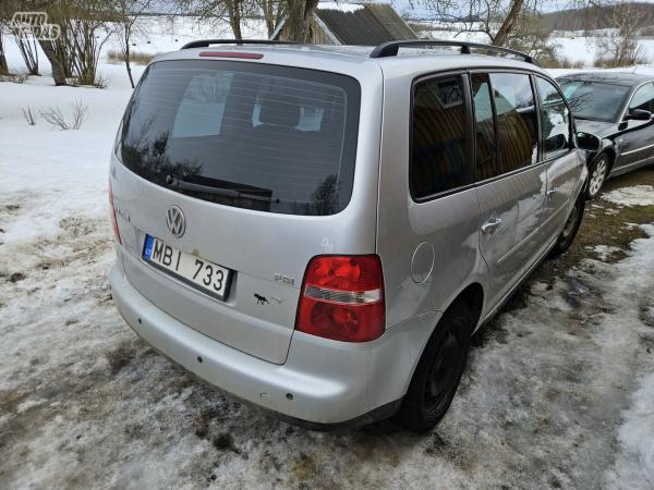 Volkswagen Touran 2004 Ignalina, ar dzinēja tilpumu 1.60 L un nobraukumu 250 tūkst. km par 450 €, foto 5 vietnē AUTOMOTO.COM.LV