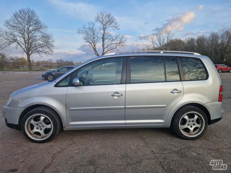 Volkswagen Touran 2004 Kauņa, ar dzinēja tilpumu 2.00 L un nobraukumu 328 tūkst. km par 1500 €, foto 1 vietnē AUTOMOTO.COM.LV