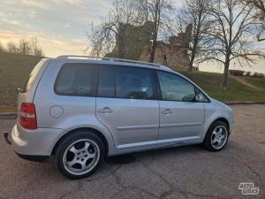 Volkswagen Touran 2004 Kauņa, ar dzinēja tilpumu 2.00 L un nobraukumu 328 tūkst. km par 1500 €, foto 4 vietnē AUTOMOTO.COM.LV
