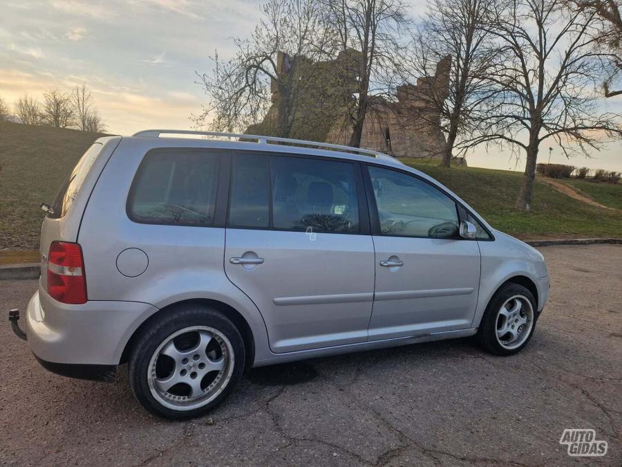 Volkswagen Touran 2004 Kauņa, ar dzinēja tilpumu 2.00 L un nobraukumu 328 tūkst. km par 1500 €, foto 4 vietnē AUTOMOTO.COM.LV