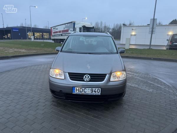 Volkswagen Touran 2004 Viļņa, ar dzinēja tilpumu 1.60 L un nobraukumu 297 tūkst. km par 1350 €, foto 1 vietnē AUTOMOTO.COM.LV