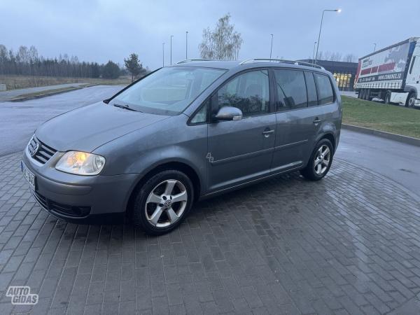 Volkswagen Touran 2004 Viļņa, ar dzinēja tilpumu 1.60 L un nobraukumu 297 tūkst. km par 1350 €, foto 2 vietnē AUTOMOTO.COM.LV