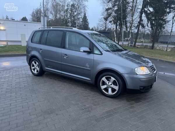 Volkswagen Touran 2004 Viļņa, ar dzinēja tilpumu 1.60 L un nobraukumu 297 tūkst. km par 1350 €, foto 3 vietnē AUTOMOTO.COM.LV