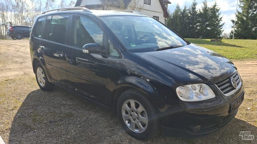 Volkswagen Touran 2004 in Vilnius, with an engine capacity of 2.00 L and mileage of 250 thousand km for 3499 €, photo 3 on AUTOMOTO.COM.LV