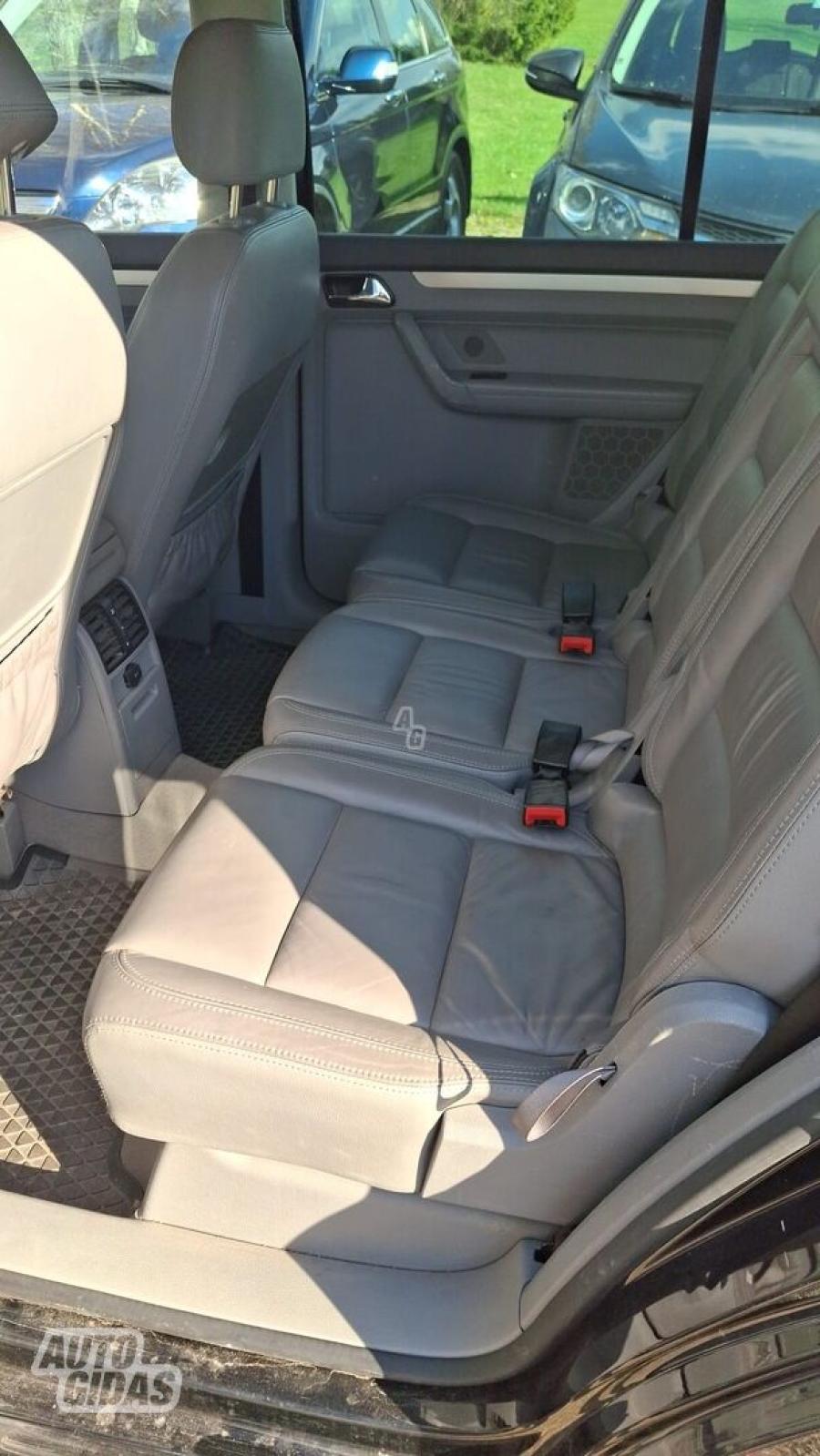Volkswagen Touran 2004 in Vilnius, with an engine capacity of 2.00 L and mileage of 250 thousand km for 3499 €, photo 9 on AUTOMOTO.COM.LV