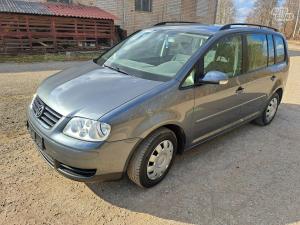 Volkswagen Touran 2004 Biržai, ar dzinēja tilpumu 1.90 L un nobraukumu 290 tūkst. km par 1900 €, foto 4 vietnē AUTOMOTO.COM.LV