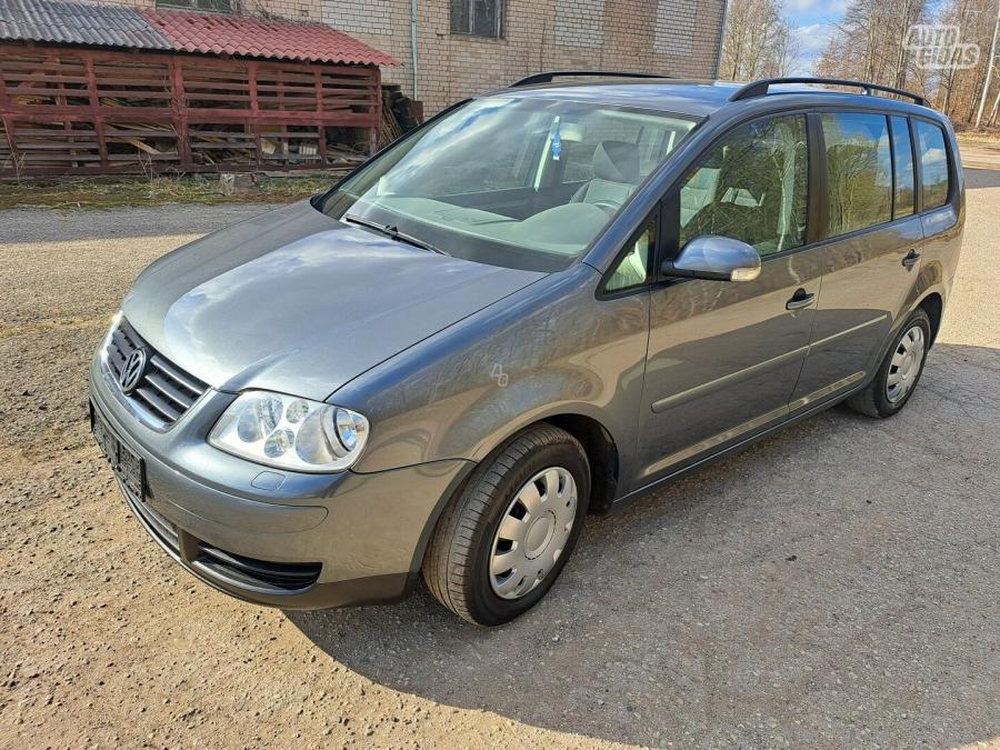 Volkswagen Touran 2004 Biržai, ar dzinēja tilpumu 1.90 L un nobraukumu 290 tūkst. km par 1900 €, foto 4 vietnē AUTOMOTO.COM.LV