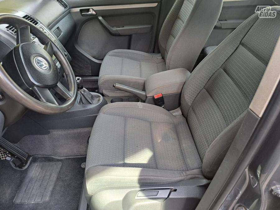 Volkswagen Touran 2004 Biržai, ar dzinēja tilpumu 1.90 L un nobraukumu 290 tūkst. km par 1900 €, foto 12 vietnē AUTOMOTO.COM.LV