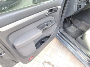 Volkswagen Touran 2004 Biržai, ar dzinēja tilpumu 1.90 L un nobraukumu 290 tūkst. km par 1900 €, foto 13 vietnē AUTOMOTO.COM.LV