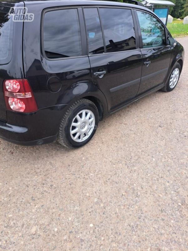 Volkswagen Touran 2004 Kauņa, ar dzinēja tilpumu 1.60 L un nobraukumu 297 tūkst. km par 1450 €, foto 3 vietnē AUTOMOTO.COM.LV