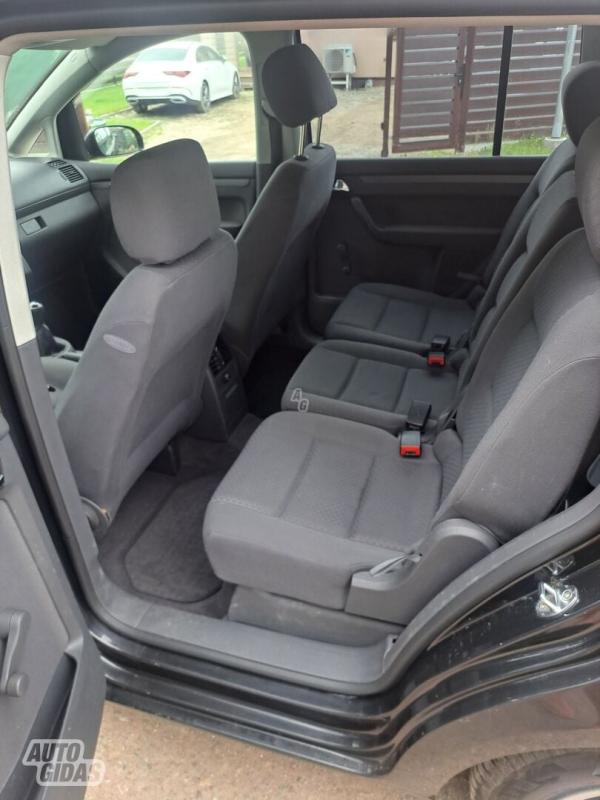 Volkswagen Touran 2004 Kauņa, ar dzinēja tilpumu 1.60 L un nobraukumu 297 tūkst. km par 1450 €, foto 6 vietnē AUTOMOTO.COM.LV