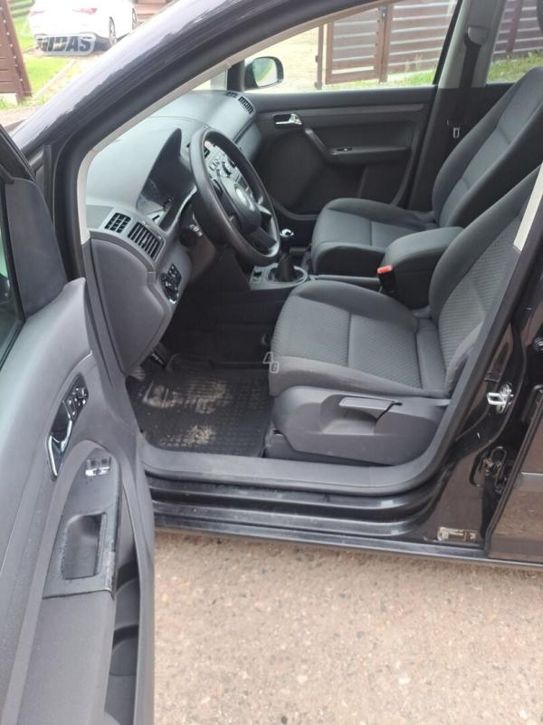 Volkswagen Touran 2004 Kauņa, ar dzinēja tilpumu 1.60 L un nobraukumu 297 tūkst. km par 1450 €, foto 8 vietnē AUTOMOTO.COM.LV