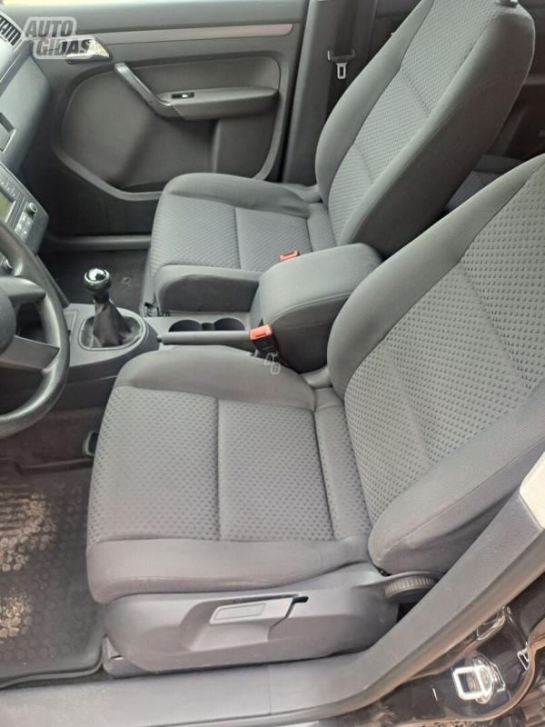 Volkswagen Touran 2004 Kauņa, ar dzinēja tilpumu 1.60 L un nobraukumu 297 tūkst. km par 1450 €, foto 9 vietnē AUTOMOTO.COM.LV