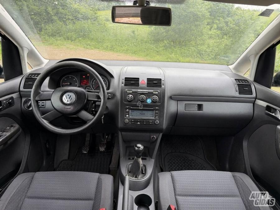 Volkswagen Touran 2004 Utena, ar dzinēja tilpumu 2.00 L un nobraukumu 345 tūkst. km par 2100 €, foto 10 vietnē AUTOMOTO.COM.LV