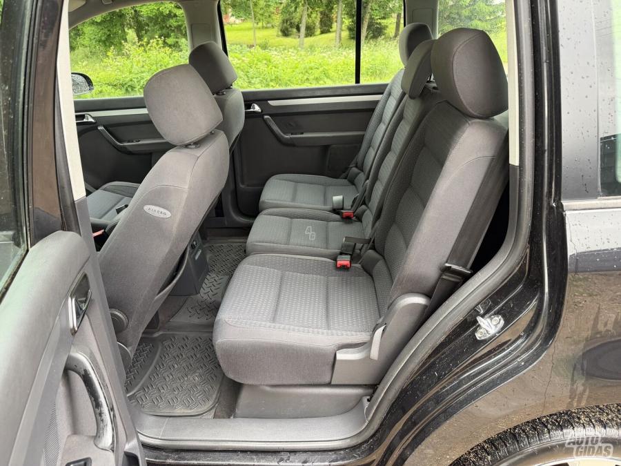 Volkswagen Touran 2004 Utena, ar dzinēja tilpumu 2.00 L un nobraukumu 345 tūkst. km par 2100 €, foto 12 vietnē AUTOMOTO.COM.LV